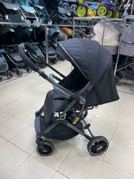 Прогулочная коляска Luxmom 525 с перекидной ручкой